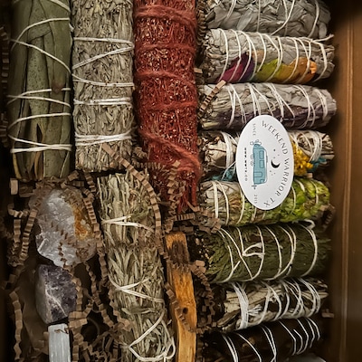 Beginner Smudge Kit Gift Box With Feather Abalone Shell Dish - Etsy