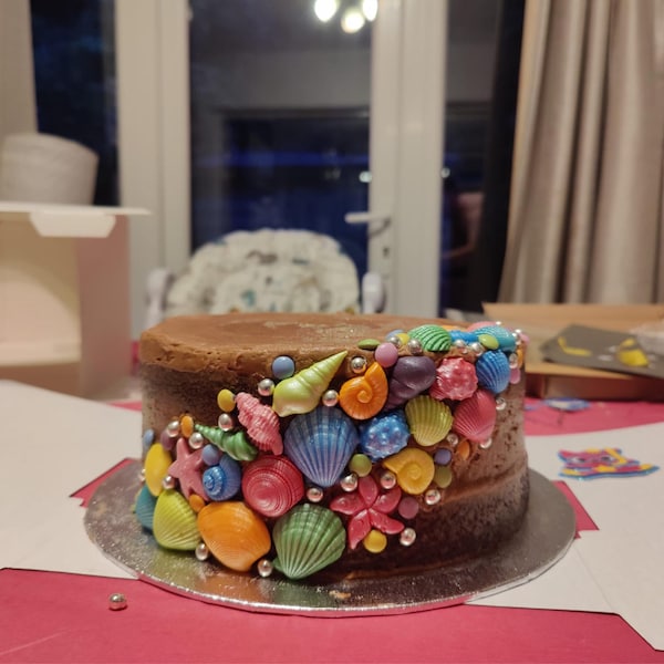 Edible Sugar Icing Sea Shells Shimmer Beach Cupcake Toppers Cake ...