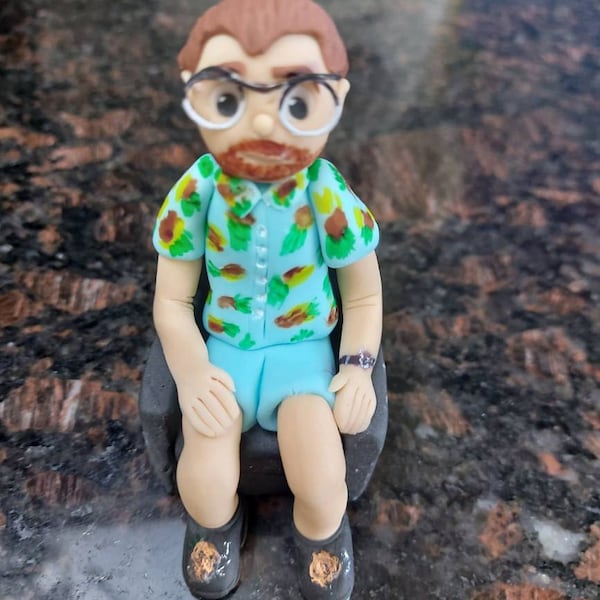 Fondant Man Sat in Arm Chair Cake Topper,bespoke Man or Women,sugar ...