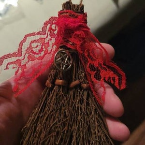 Hekate Ritual Oil for Invoking and Honoring Hekate Herb and Crystal ...