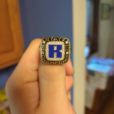 Women's Class Ring Fully Customized for High School and College Grads ...