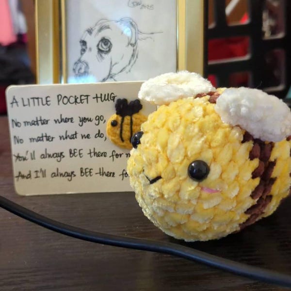 Cute Crochet Bee Plusie, Pocket Bee, Bumble Bee, Emotional Support Bee ...