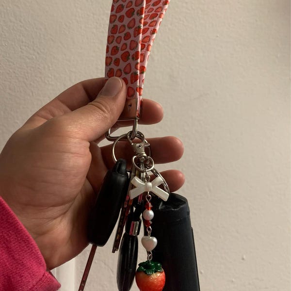 Pearly Coquette Elegant Handmade Aesthetic Keychain. White Ribbon ...