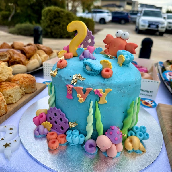 Fondant Sea Creature Cake Toppers. Clam Shells, Seaweed, Crab. Birthday ...