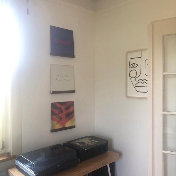 Beautiful Wall Mounted LP Holder - Floating Record Shelf - Vinyl Hold ...