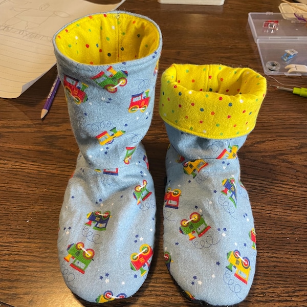 Snowbound Slipper Boots Sewing Pattern - Etsy