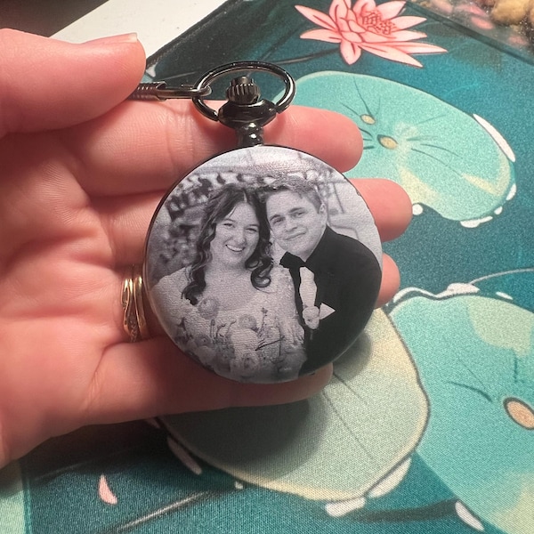 Customized 20 Photos Mini Album Keychain, Photo Scrapbook Keyring ...