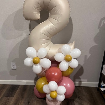 Groovy Balloon Column, Daisy Balloon, Two Groovy, Retro Balloons, Retro ...