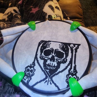 SILHOWITCHES QUAKER, XS4009, Teresa Kogut - Etsy