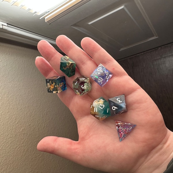 Dice Gacha Random Set - Handmade Resin Sharp Edge Dnd Dice Set for Dnd ...