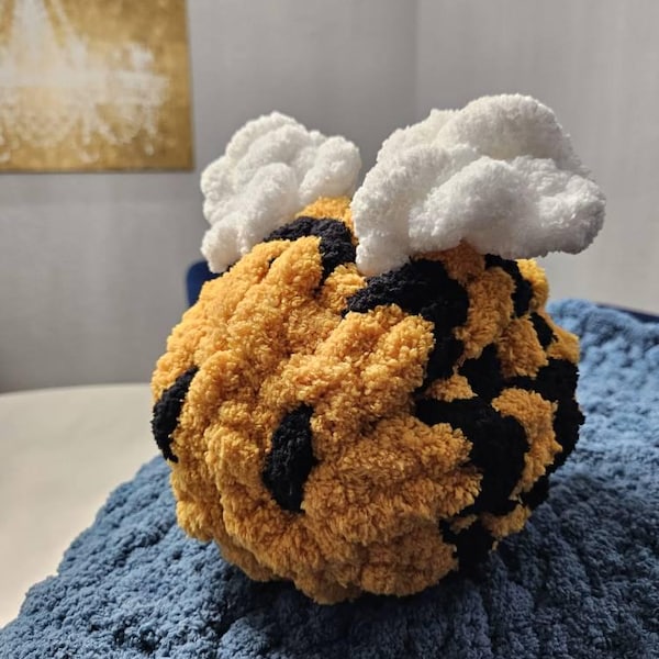 Hand Knit MINI Bee Pattern, BEGINNER Video Tutorial, Learn How to ...