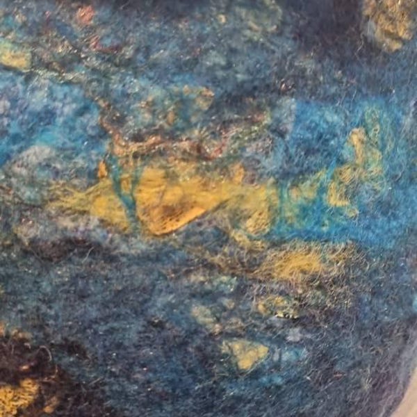 WILD SILK COCOONS: Goldene Spitzenverzierungen, Faserkunstzubehör ...