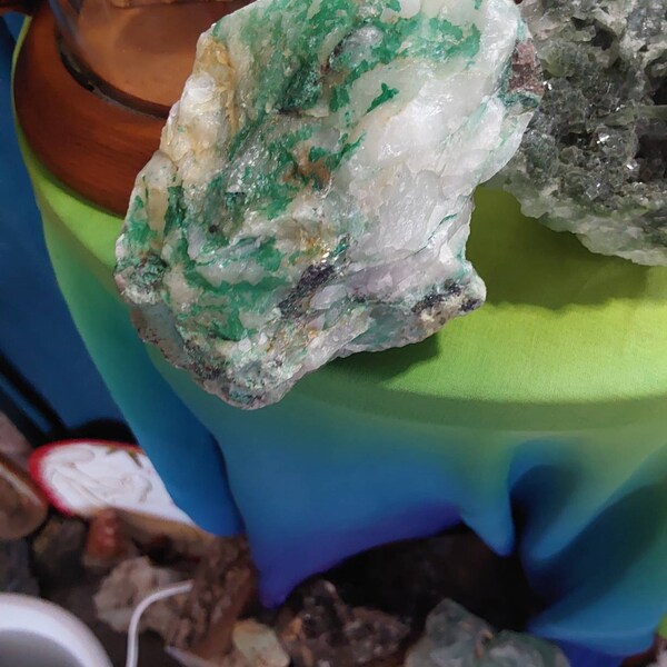 Natural Emerald in Mica Matrix zimbabwe Natural Emerald, Green Emerald ...