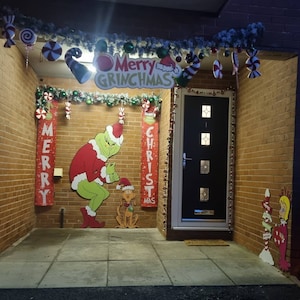 FULL SET Giant Grinch 6ft With Max and Sign Pole Christmas Grinch Decor ...