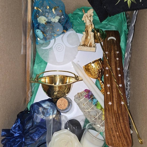 Greek Goddess Hera Full Altar, Hera Statue Mini, Chalice, Hera Offering ...