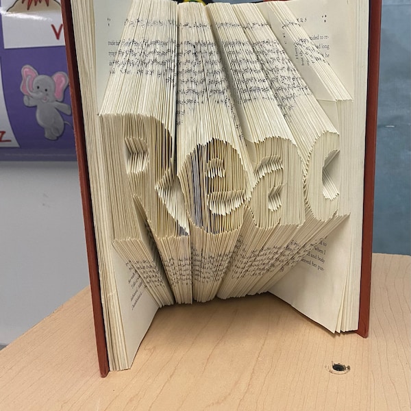 Read Book Folding Pattern and Beginners Tutorial. Folded Book Art ...