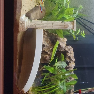 Nature-inspired Mumba Cave: Corner Hide for Terrarium & Aquarium Pets ...