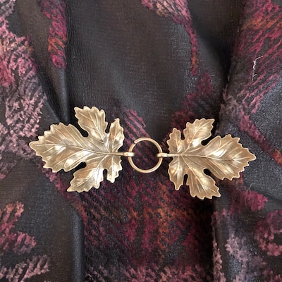 Cinch Clip Waist Cincher Bronze on Beige Leather Dress Clips Cloak ...