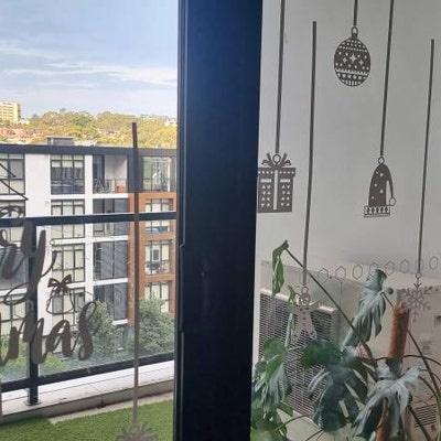 Sunflower Decals, Flower Wreath Decal for Shop Window Display ...