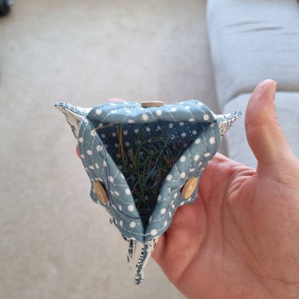 ORT Quilted Thread Catcher/ Mini Thread Catcher/ Small Thread Catcher ...