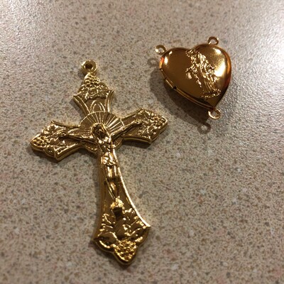 LOCKET Rosary Centerpiece & Crucifix / 2 Gold Crucifix Miraculous Medal ...