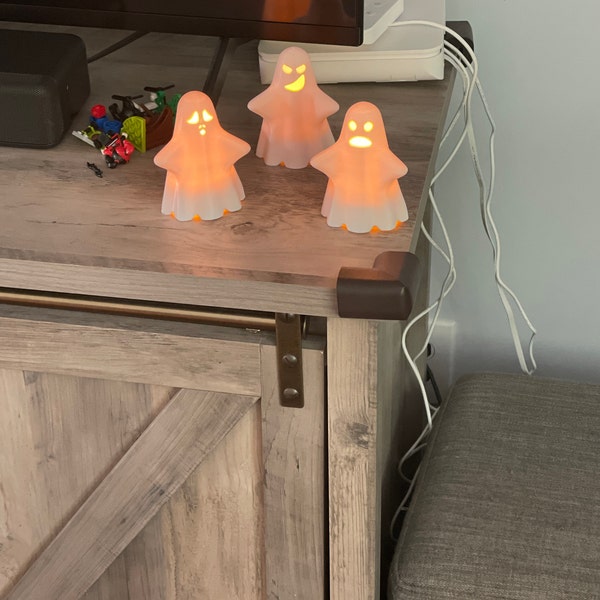 Spooky Ghosts W/ Flickering LED Candle | Halloween Decor | Mcgadgets ...