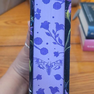 Fourth Wing Sprayed and Stenciled Edges - Etsy