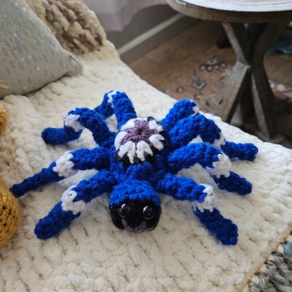 Amigurumi Tarantula Poecilotheria Metallica. Crochet Imitation of a ...