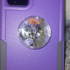 Dry White Baby's Breath Phone Grip Holder, Dry Pressed Real Flower Phone Holder, Handmade Resin ...
