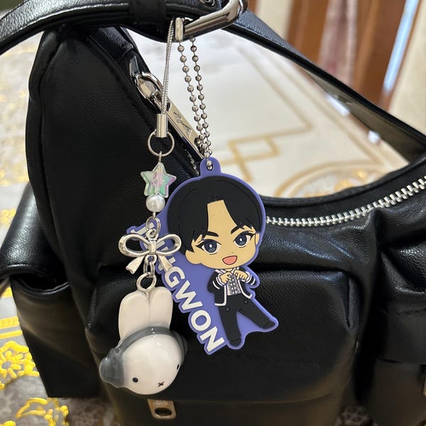 Bunny Headphone Keychain - Etsy