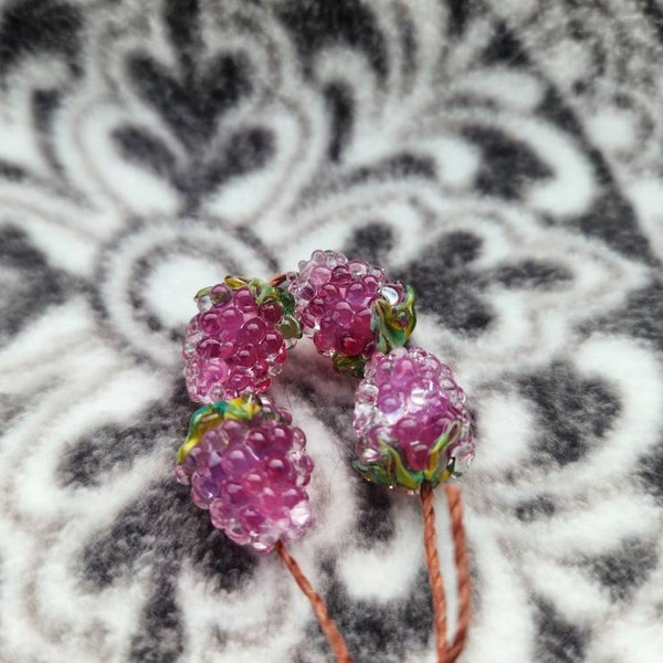 SUPER SPECIAL RASPBERRIES Glass Beads, 11mm Faery Raspberries Limited ...