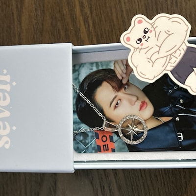 SKZ Compass Necklace - Etsy