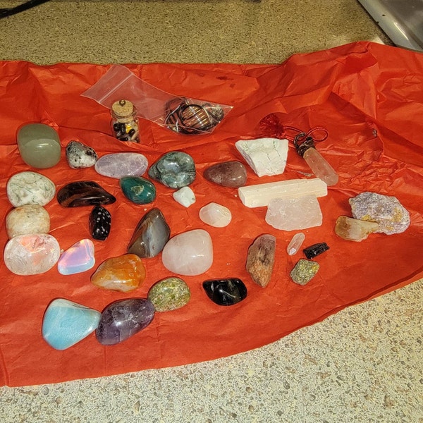 Love Stones Crystal Healing Set With Crystal Information Cards ...