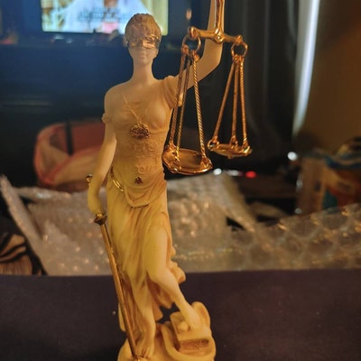 Greek Goddess Themis Statue Gold Colour Blind Lady Justice Sculpture ...