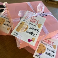 CLASS DECOR KIT - Spring | Flutter Into Spring | Classroom Door Décor ...