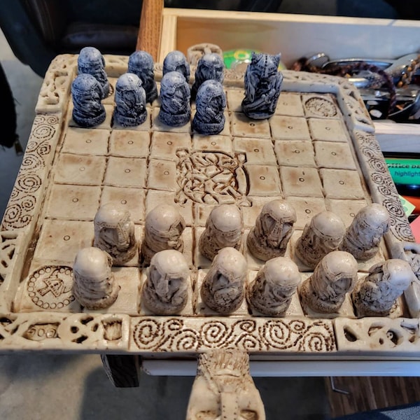 Celtic Chess Set (aka. Fidchell) - Etsy