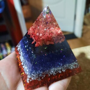 Pink Glitter Resin Pyramid - Etsy