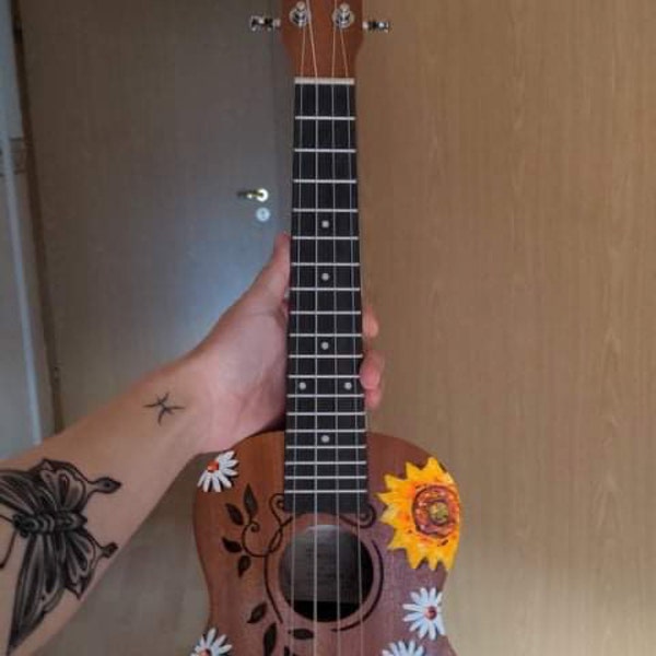 Hand-painted Concert Ukulele: Sunflower/daisy Design With Inscribed ...