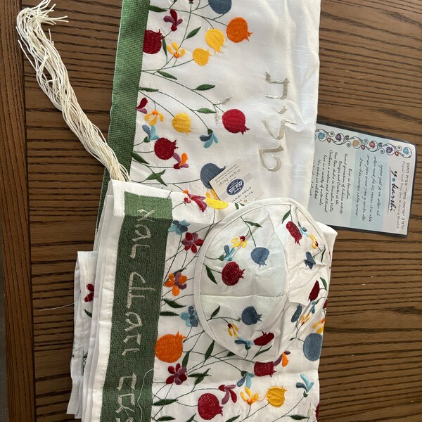 Prayer Shawl Tallit for Women 100% Kosher Embroidered With Flowers ...