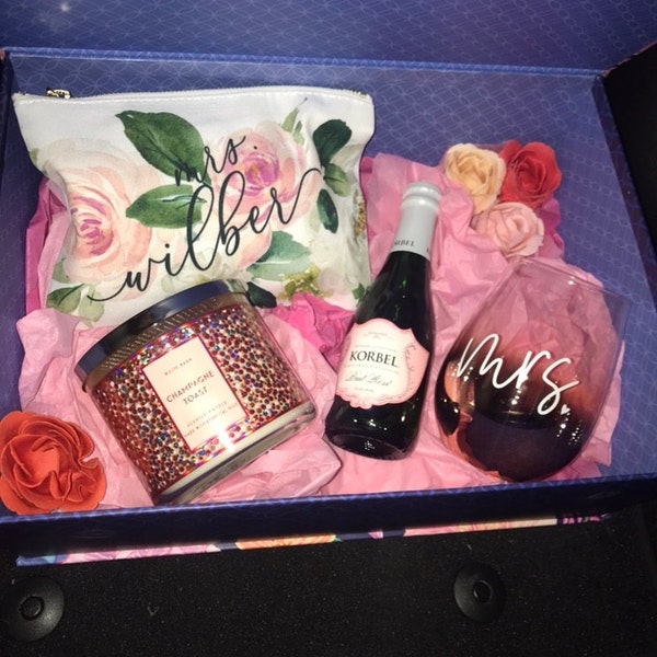 Bride Makeup Bag Bride Cosmetic Bag Bridal Shower Gifts for Bride to Be ...