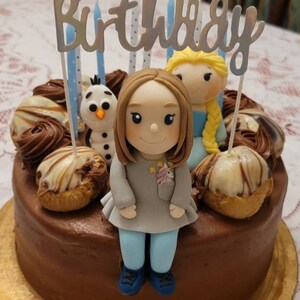 Personalised Seated Male Figure Fondant Cake Topper - Etsy