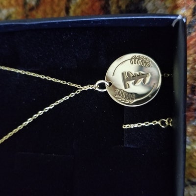 Personalized Gold Disc Photo Necklace, A Heartfelt Christmas Gift to ...