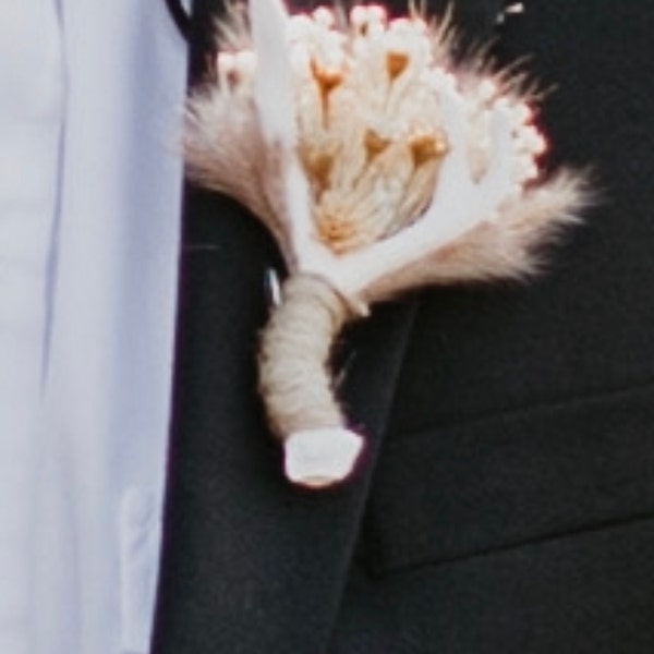 Antler Boutonniere With Dried Babysbreath, Daisy Buds, and Pampas Grass ...