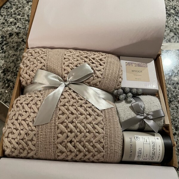 Classy Gift Basket for Women Cozy Gift Box With Blanket, Socks, Candle ...