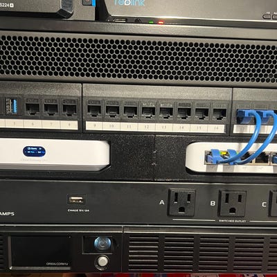 Unifi 8 Port 60 Watt Switch 1U Rack Mount - Etsy