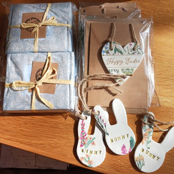 Mickey and Minnie Mouse Pebbles, Pebble Gift Box, Decorative Stones ...