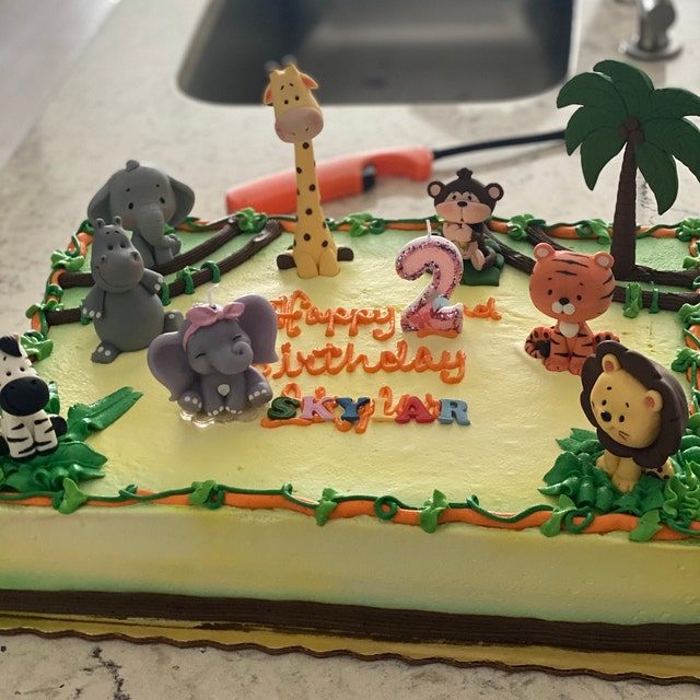 Custom fondant cake toppers by SweetToysByMahda on Etsy