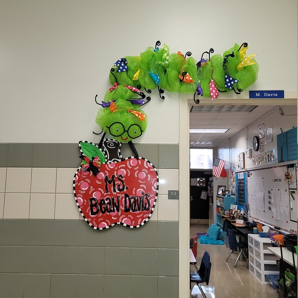 Bookworm Wreath, Back to School Wreath, Teacher Appreciation Wreath ...