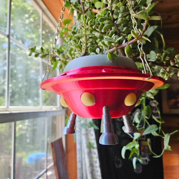 UFO Hanging Planter | Flying Saucer Indoor Planter| Cool Home Decor - Etsy