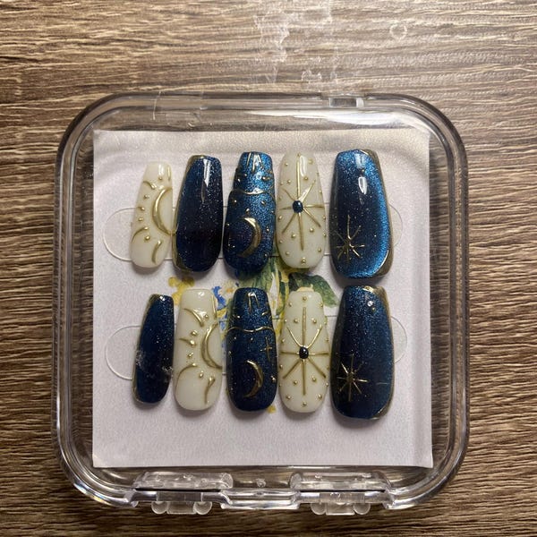 Night Star Sea Blue Cat Eye Nails, Star and Moon Manicure, White Blue ...
